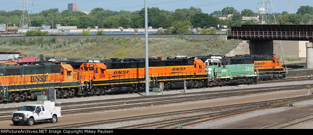 BNSF 2379, BNSF 2898, BNSF 2367, BNSF 2896, and BNSF 1797